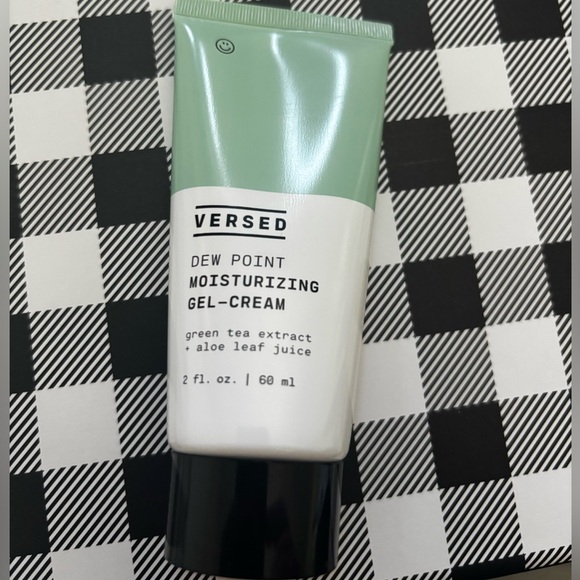 Skincare | Versed Dew Point Moisturizing Gelcream | Poshmark
